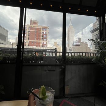 MAGIC HOUR ROOFTOP BAR & LOUNGE - Updated November 2024 - 2114 Photos ...