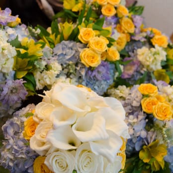 LOCKER’S FLORIST & FLOWER DELIVERY - Updated December 2024 - 77 Photos ...