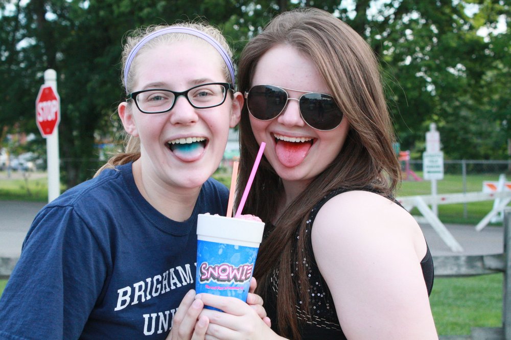 SNOWIE BUS - Updated July 2025 - 30 Photos - 4382 Newberry Dr, Batavia ...