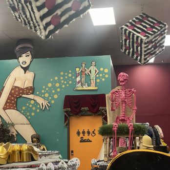 JUNKEE CLOTHING EXCHANGE - Updated December 2024 - 516 Photos & 391 ...