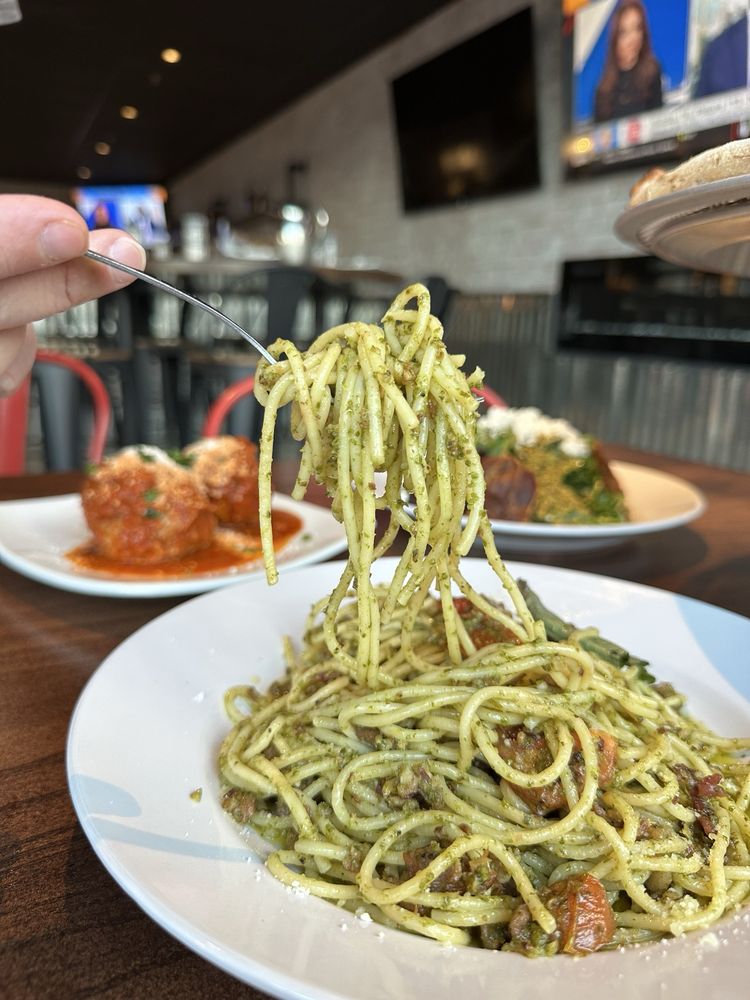 SQUARE PEG PIZZERIA - Updated December 2025 - 10 Photos - 320 Howe Ave ...