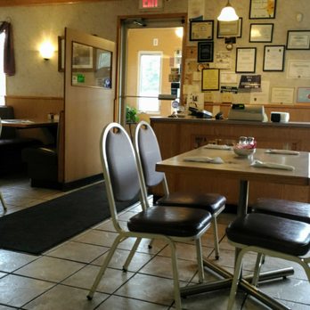 EZZY’S RESTAURANT - Updated January 2026 - 28 Photos & 32 Reviews - 885 ...