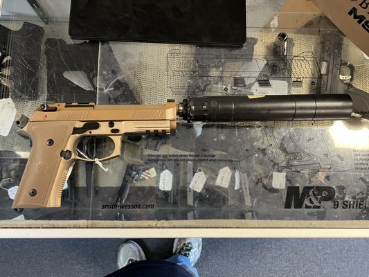 MISTER GUNS - Updated June 2025 - 22 Photos & 86 Reviews - 2751 W 15th ...