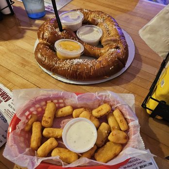 BIGGS BAR & GRILL - Updated January 2026 - 28 Photos & 38 Reviews ...