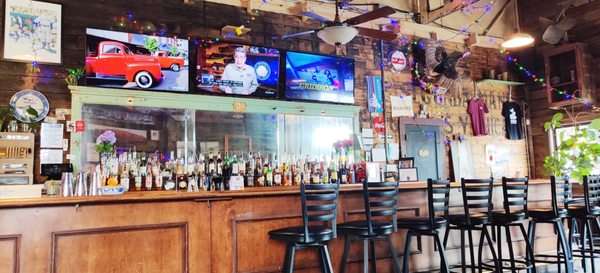 SILVER KING SMOKEHOUSE & SALOON - Updated October 2025 - 139 Photos ...