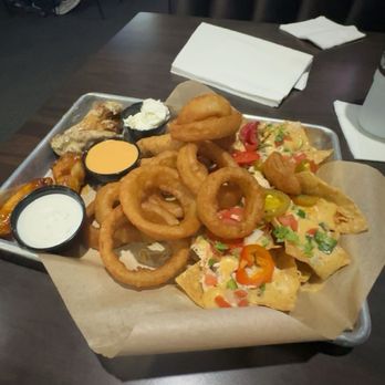 BUFFALO WILD WINGS - Updated October 2025 - 22 Photos & 101 Reviews ...