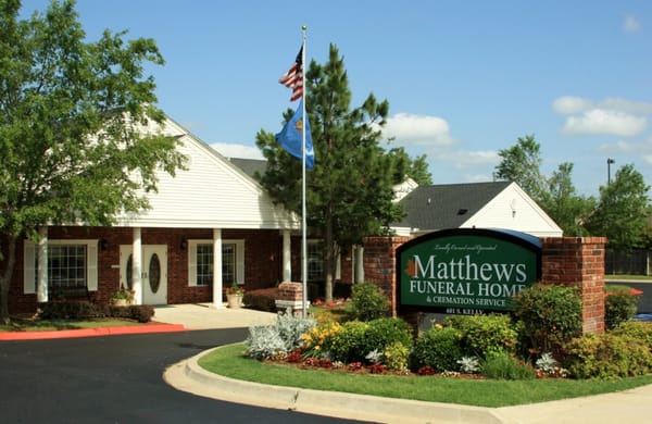 MATTHEWS FUNERAL HOME - Updated August 2025 - 21 Photos - 601 S Kelly ...