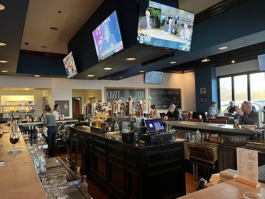 ROCKY RIVER TAP AND TABLE - Updated November 2025 - 238 Photos & 378 ...