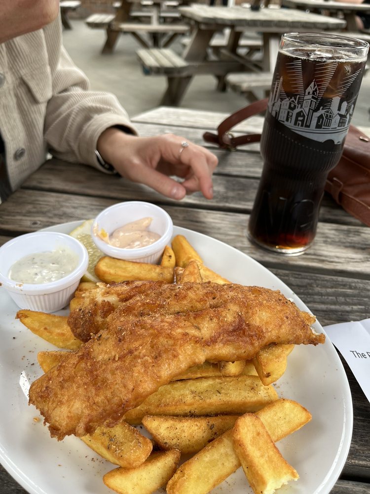 PARSONS PIG - Updated December 2025 - Balcombe Road, Crawley, West ...