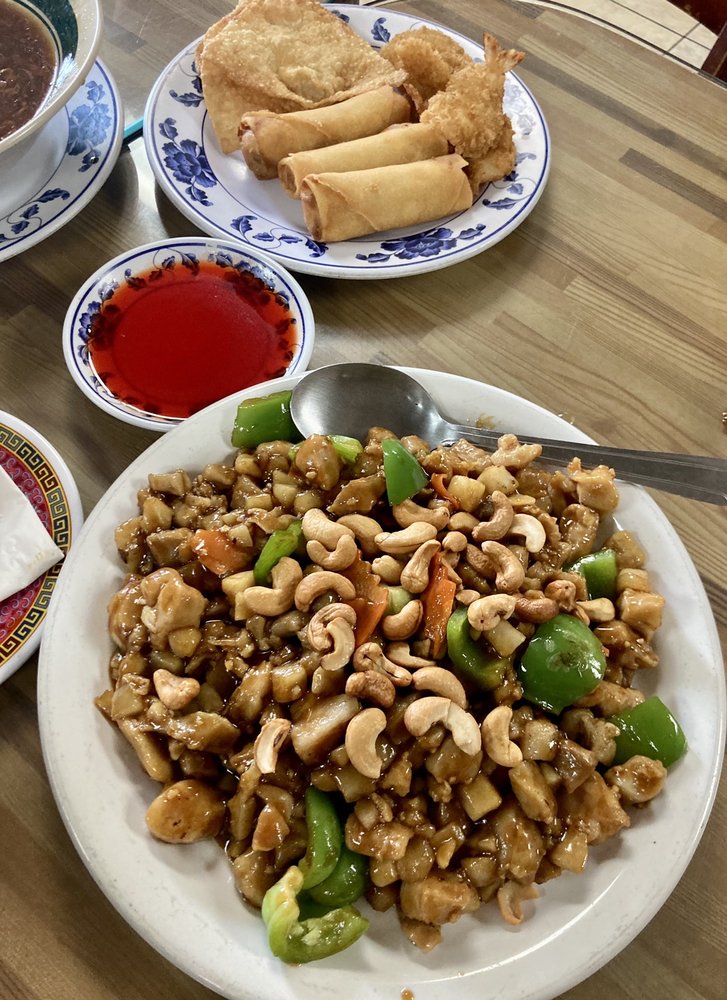 WALNUT TREE RESTAURANT - 144 Photos & 137 Reviews - 382 S Lemon Ave ...