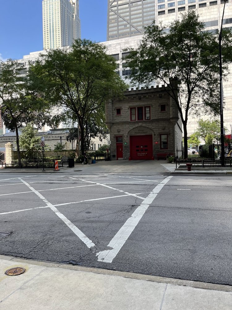 CHICAGO FIRE DEPARTMENT ENGINE 98 - Updated August 2025 - 10 Photos ...