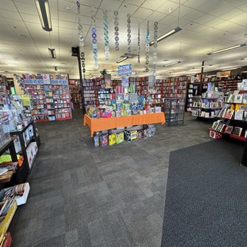 BOOKMANS ENTERTAINMENT EXCHANGE - Updated December 2025 - 161 Photos ...