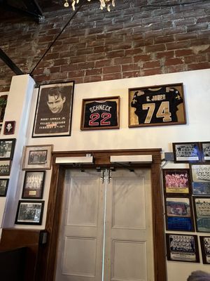 YE OLDE COLLEGE INN - Updated October 2025 - 369 Photos & 289 Reviews ...