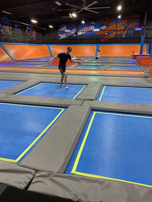 AIR RAID TRAMPOLINE PARK - Updated November 2025 - 10 Photos - 205 ...