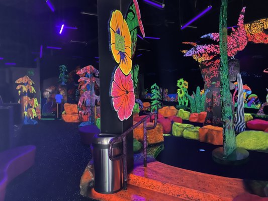 PUTTING EDGE - 256 Photos & 105 Reviews - 5250 International Dr ...