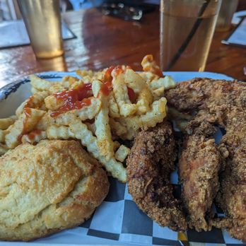 INA MAE TAVERN & PACKAGED GOODS - Updated June 2024 - 739 Photos & 486 ...