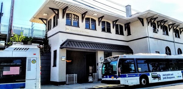 QUEENS VILLAGE LIRR STATION - Updated September 2025 - 22 Photos & 11 ...