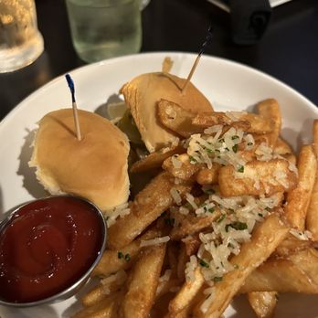 HUBBARD GRILLE - Updated March 2025 - 477 Photos & 560 Reviews - 793 N ...