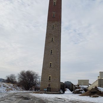 DUBUQUE SHOT TOWER - Updated August 2025 - 11 Photos - Commercial St, Dubuque, Iowa - Landmarks ...