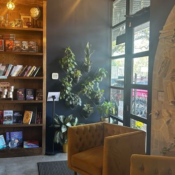 LIT BOOKBAR - Updated October 2025 - 98 Photos & 26 Reviews - 611 Jackson St, Richmond, Texas ...