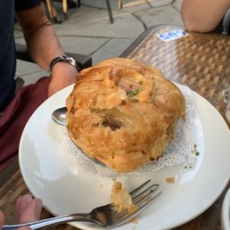 COOPERAGE INN - 320 Photos & 319 Reviews - 2218 Sound Ave, Baiting ...