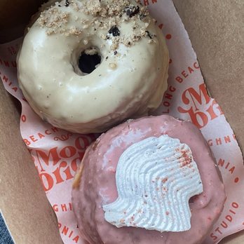MOONBRIDGE DOUGHNUT STUDIO - 77 Photos & 60 Reviews - 6344 E Spring St ...