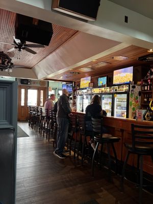 WINDJAMMERS BAR AND GRILL - Updated October 2025 - 82 Photos & 105 ...