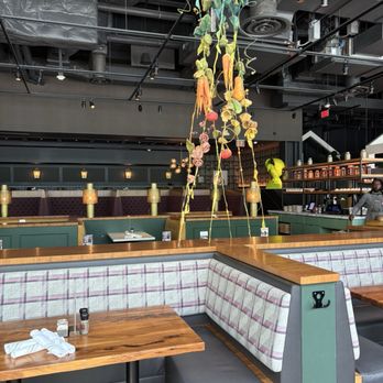 FOUNDING FARMERS RESTON STATION - Updated December 2025 - 1472 Photos ...