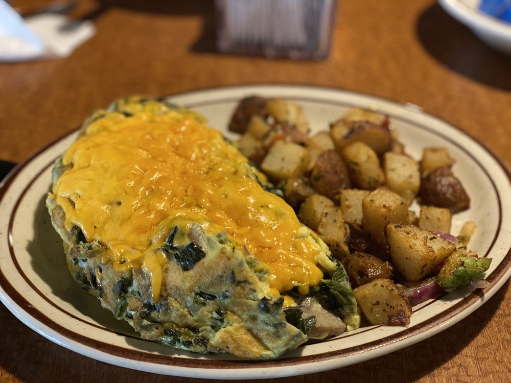 EVERGREEN INN & PUB - Updated October 2024 - 441 Photos & 455 Reviews ...