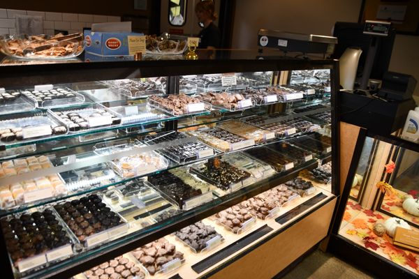 ENSTROM CANDIES - Updated October 2025 - 140 Photos & 118 Reviews - 701 ...