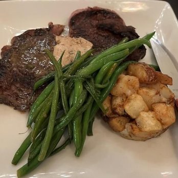 RED ON MAIN - Updated August 2024 - 103 Photos & 89 Reviews - 122 E ...