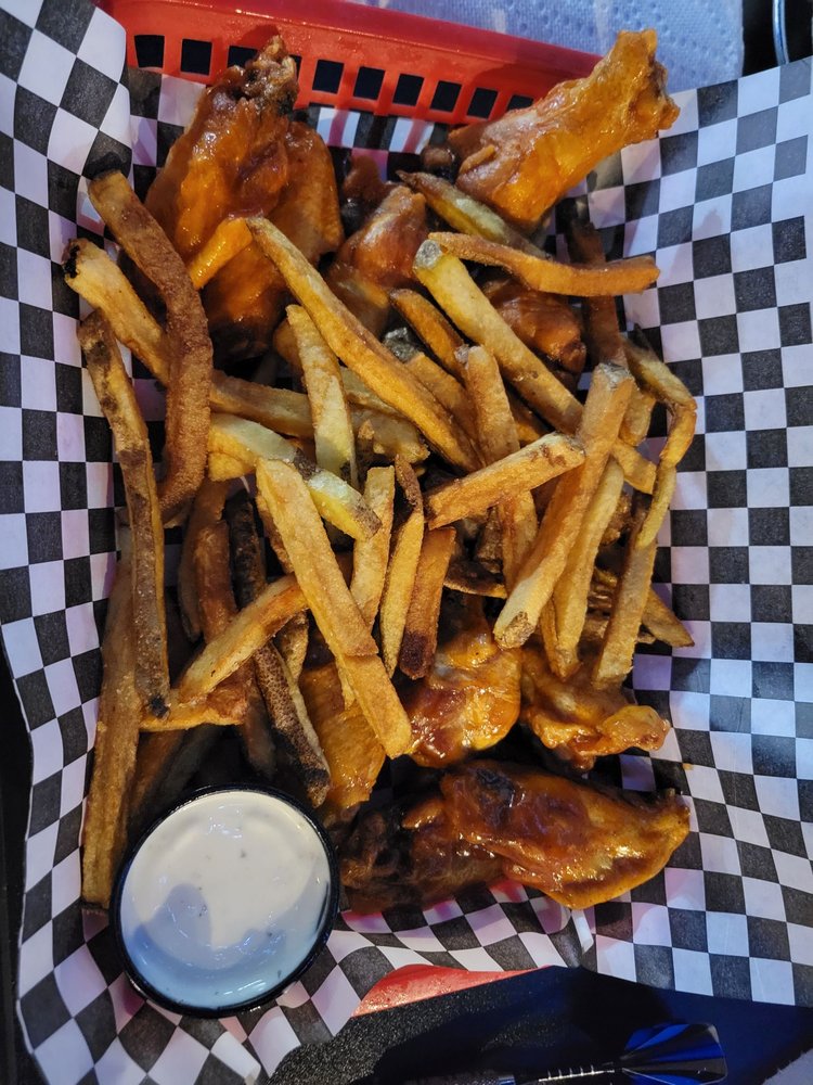 THE BACKSTREET BAR AND GRILL - 22 Photos & 31 Reviews - 104 Navajo Dr ...