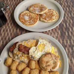 SOUTHERN CONEY AND BREAKFAST - 218 Photos & 448 Reviews - Hilton Head ...