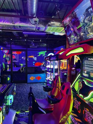 FLIPPER MCCOY’S - Updated December 2025 - 69 Photos & 43 Reviews - 2212 ...