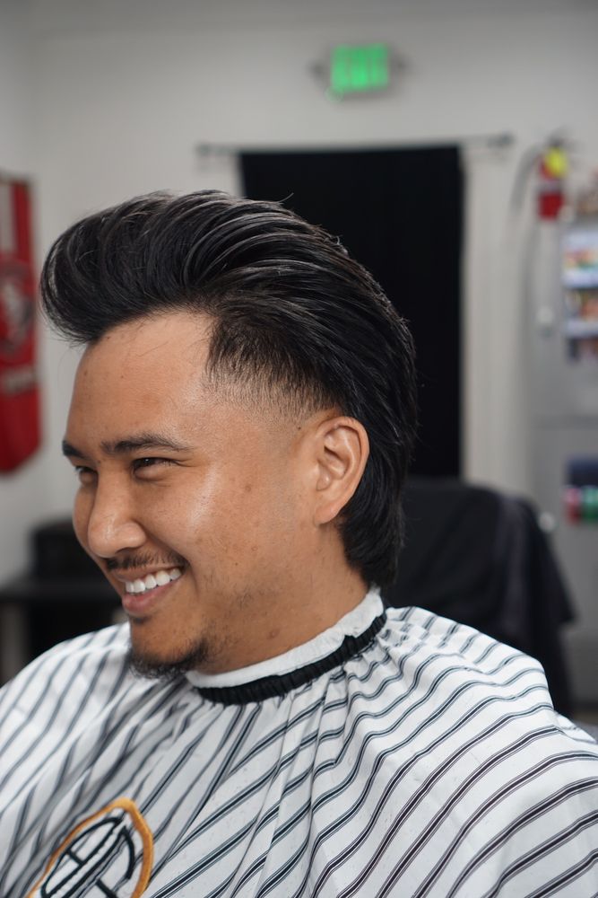 BLACK AND GOLD EASTBAY - Updated October 2025 - 139 Photos & 133 ...