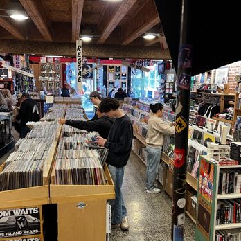 EASY STREET RECORDS & CAFE - Updated July 2025 - 797 Photos & 721 ...