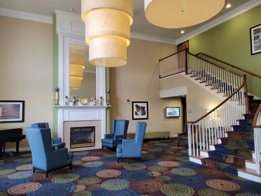 HOLIDAY INN EXPRESS & SUITES BLOOMINGTON - NORMAL - Updated December ...