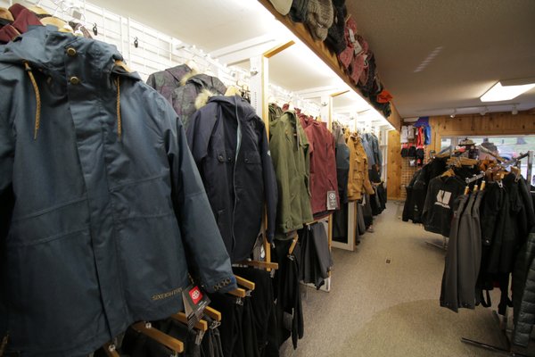THE SKI HUT - Updated April 2026 - 17 Photos & 25 Reviews - 1032 E 4th ...