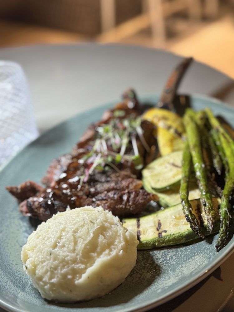 THE FOXTAIL ON THE LAKE - Updated May 2025 - 1072 Photos & 414 Reviews ...