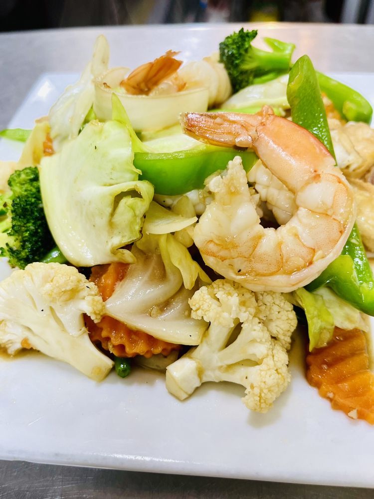 JINDA THAI RESTAURANT - 87 Photos & 43 Reviews - 236 W 1st Ave, Albany ...