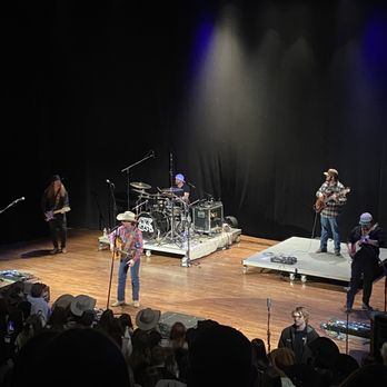 LIBERTY HALL - Updated December 2025 - 64 Photos & 75 Reviews - 644 ...