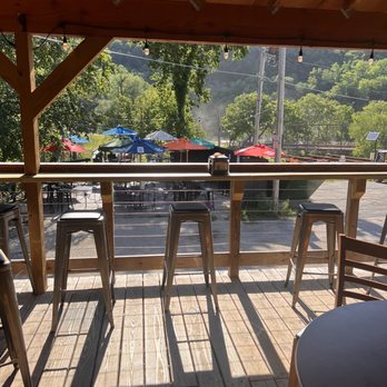 HIGH COURT PUB - Updated September 2024 - 36 Photos & 35 Reviews - 109 ...