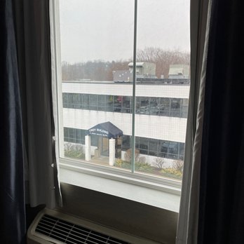 HOLIDAY INN EXPRESS & SUITES PEEKSKILL-LOWER HUDSON VALLEY - Updated ...