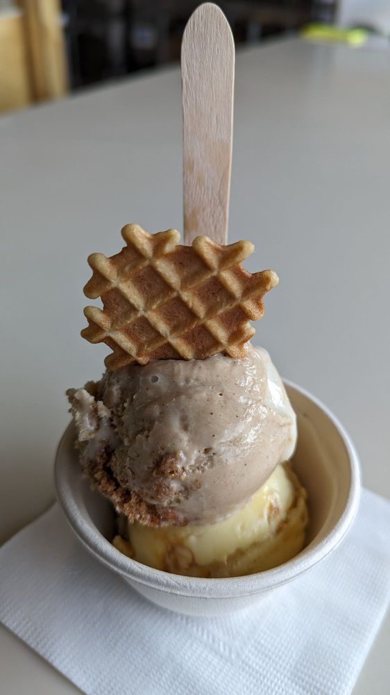 RURU BAKED - Updated July 2024 - 78 Photos & 38 Reviews - 659 Lansdowne ...