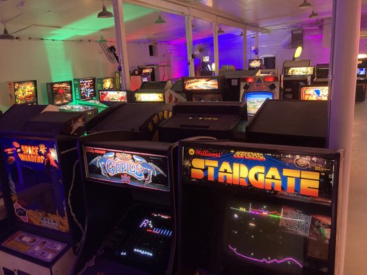 TWO BIT GAME ROOM - Updated October 2025 - 17 Photos - 511 Rice St ...