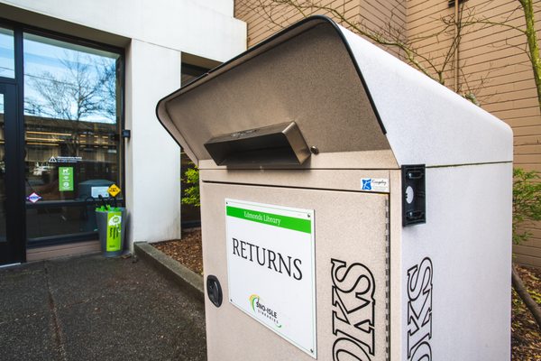 EDMONDS LIBRARY - Updated October 2025 - 69 Photos & 27 Reviews - 650 ...