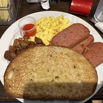 LUDI’S RESTAURANT & LOUNGE - Updated February 2025 - 1175 Photos & 468 ...