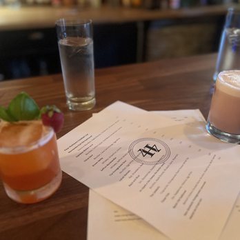 FOUR HUMOURS - Updated September 2024 - 124 Photos & 59 Reviews - 1712 ...