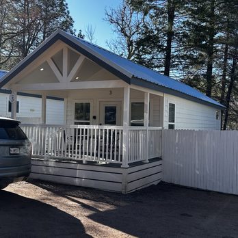 THE STRAWBERRY INN - Updated January 2025 - 733 Photos & 335 Reviews ...