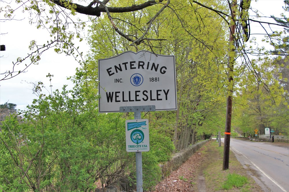 WELLESLEY FREE LIBRARY - Updated August 2025 - 23 Photos & 15 Reviews ...